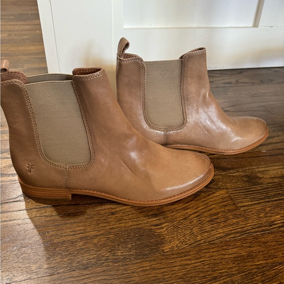 Frye | Shoes | Frye Carly Chelsea Boot | Poshmark